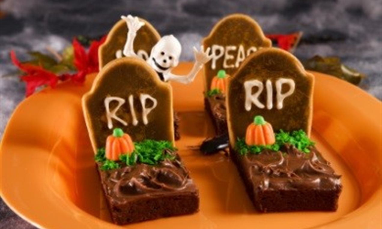Brownies tumba con galleta RIP Halloween Receta | Dr. Oetker
